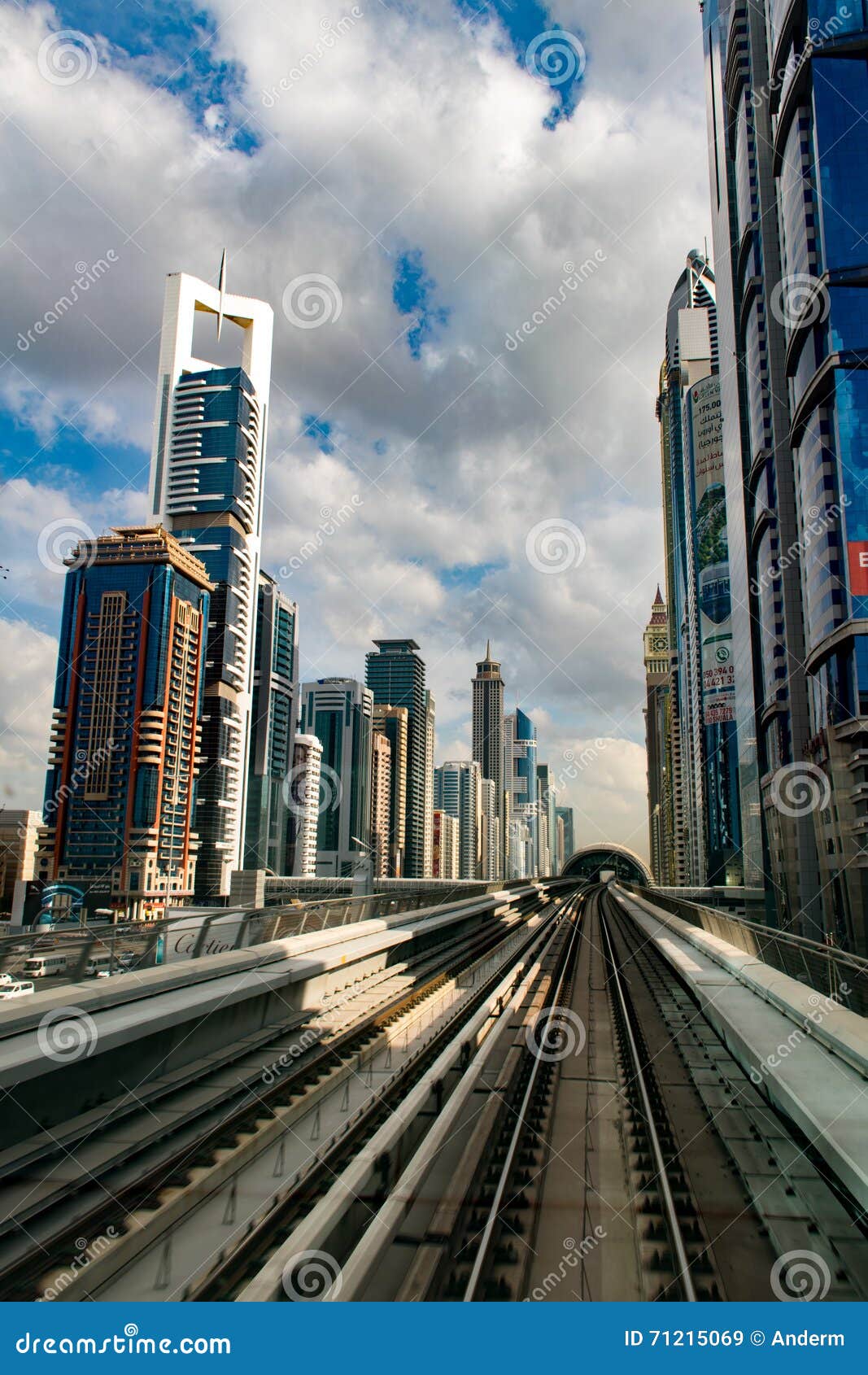 Modern metro in Dubai editorial stock image. Image of railway - 71215069