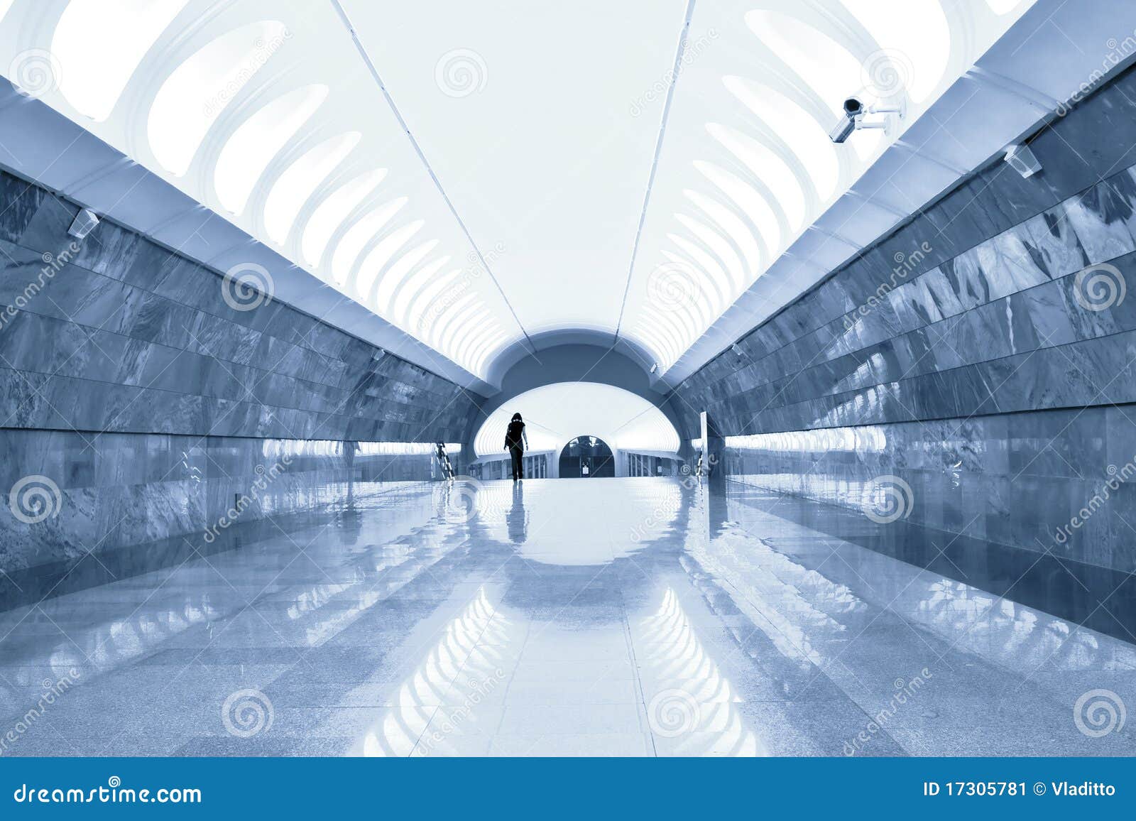 Modern metro station stock image. Image of corridor, climb - 17305781