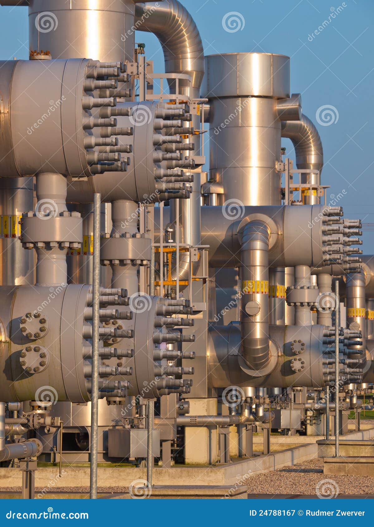 Modern Natural Gas Processing Plant Stock Image - Image of hydro, fuel ...