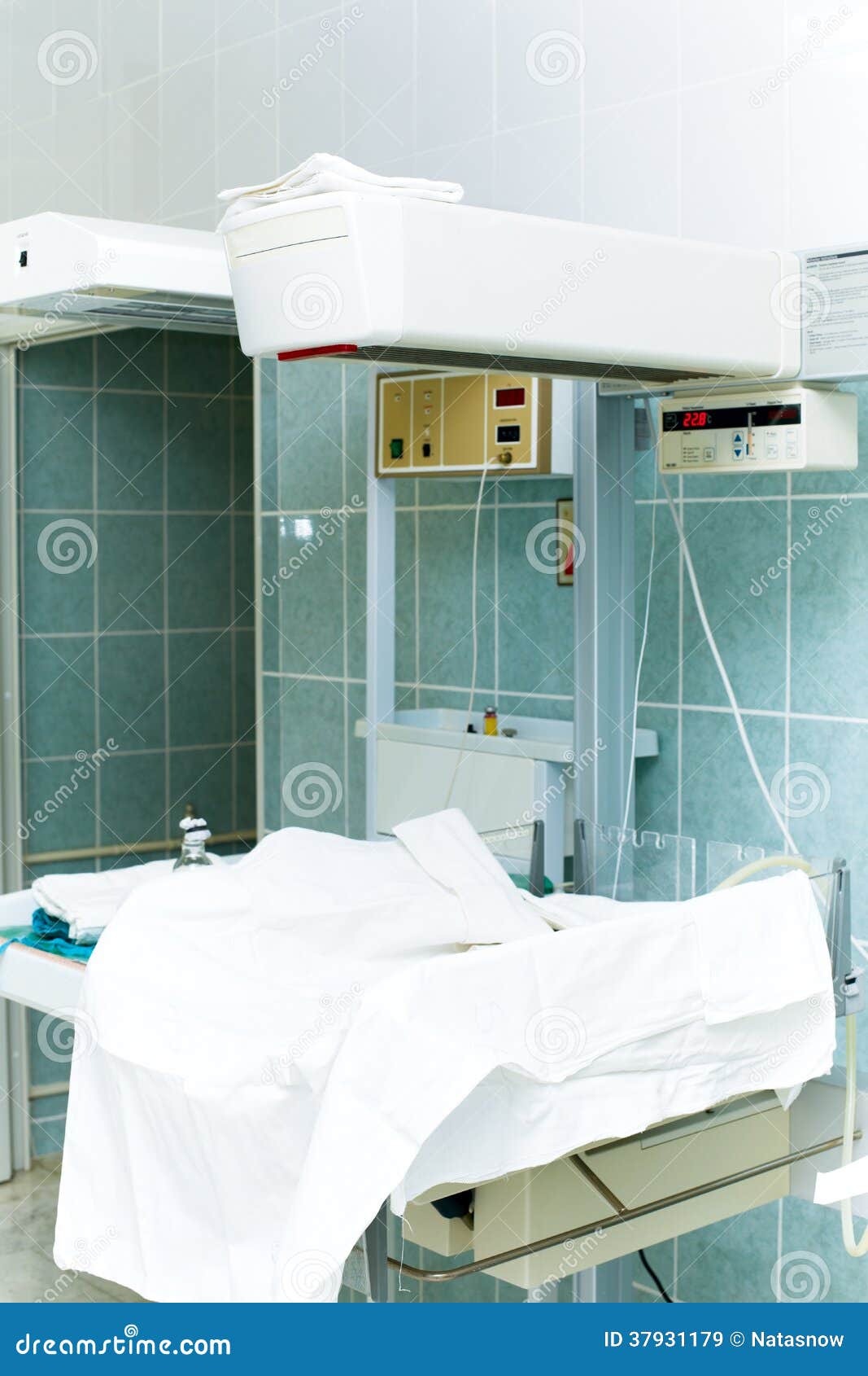 Modern Neonatal Incubator Hospital Stock Image - Image of contemporary ...