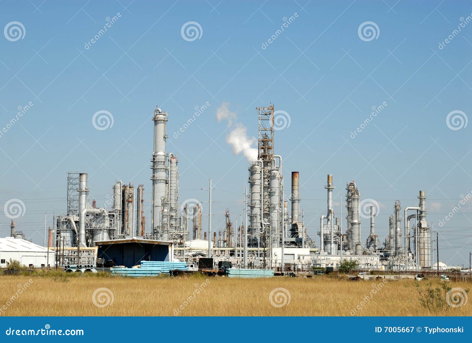 Modern oil refinery stock image. Image of industrial, pollute - 7005667