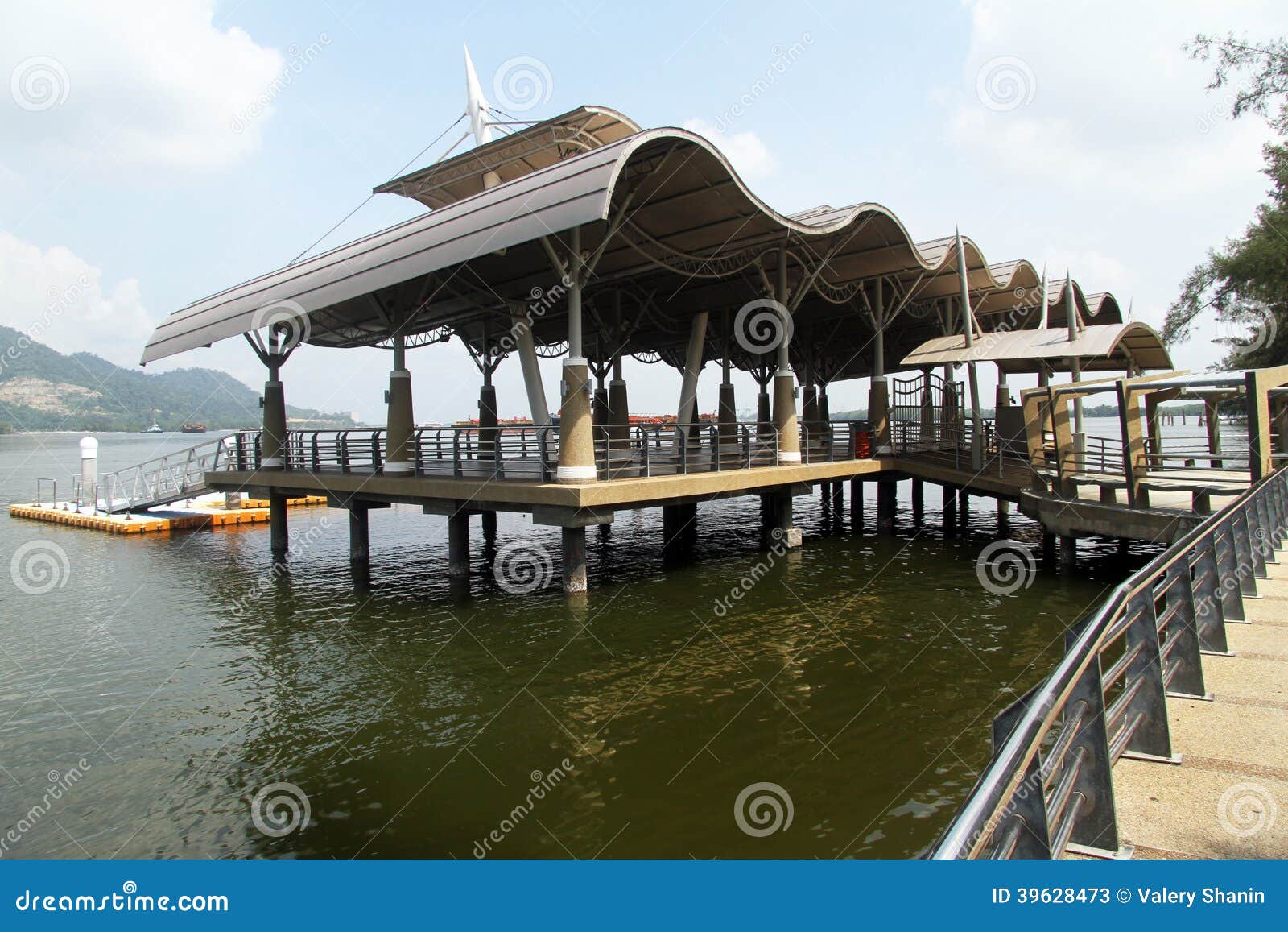 Modern pier editorial stock photo. Image of pier, fence - 39628473