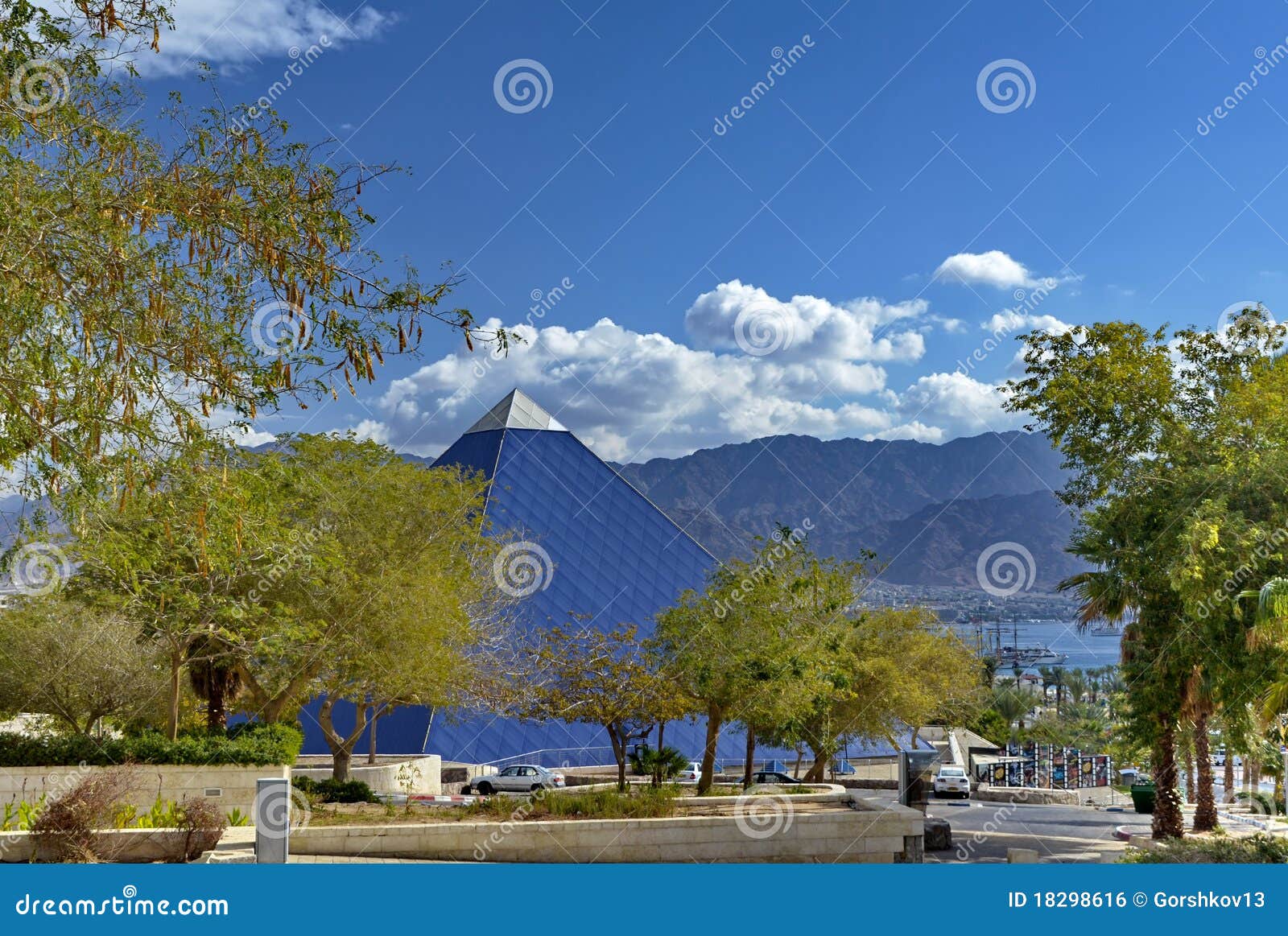 Modern pyramid building editorial photo. Image of recreation - 18298616