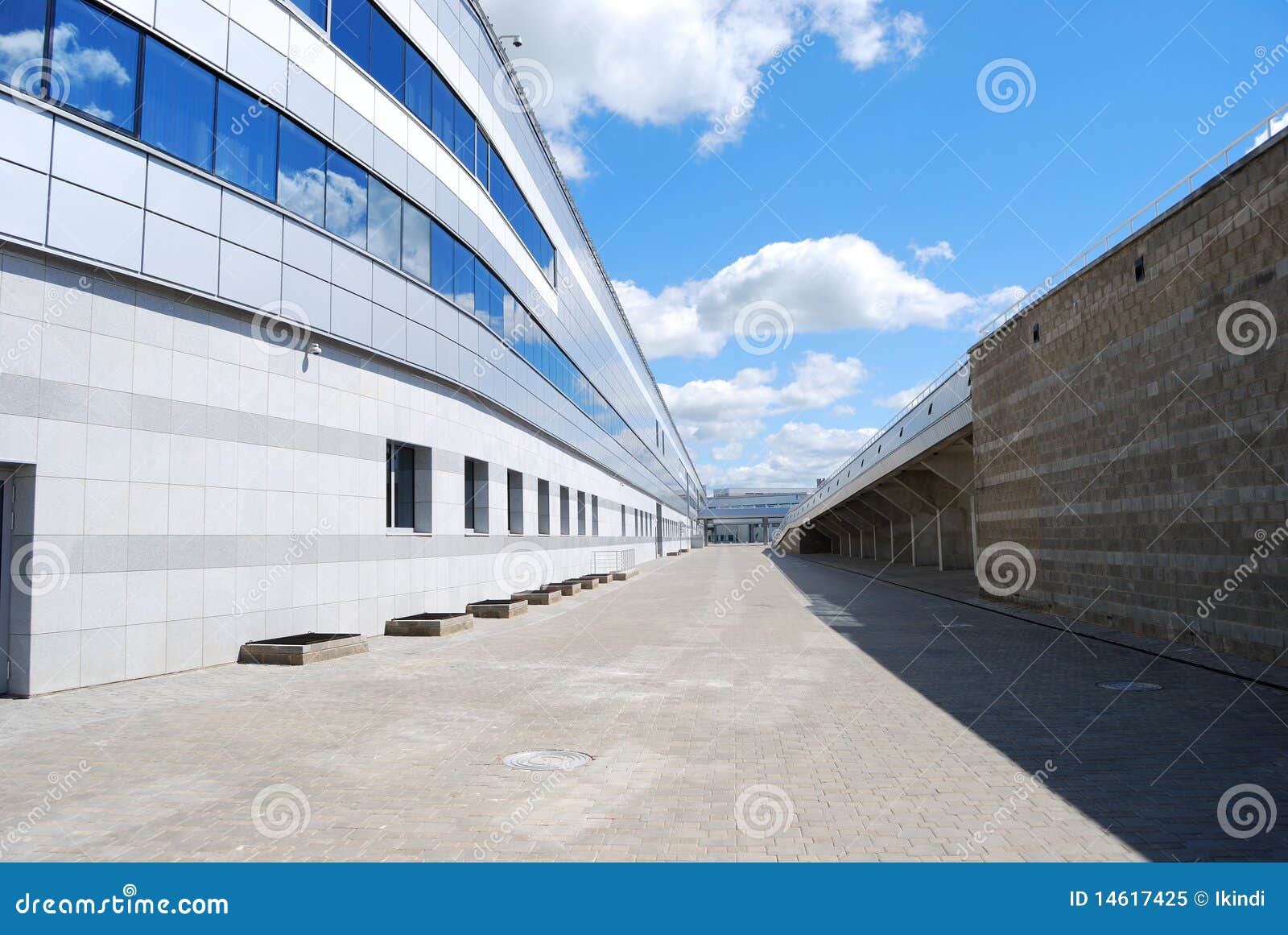 Modern Round Office Building Stock Image - Image of glass, office: 14617425
