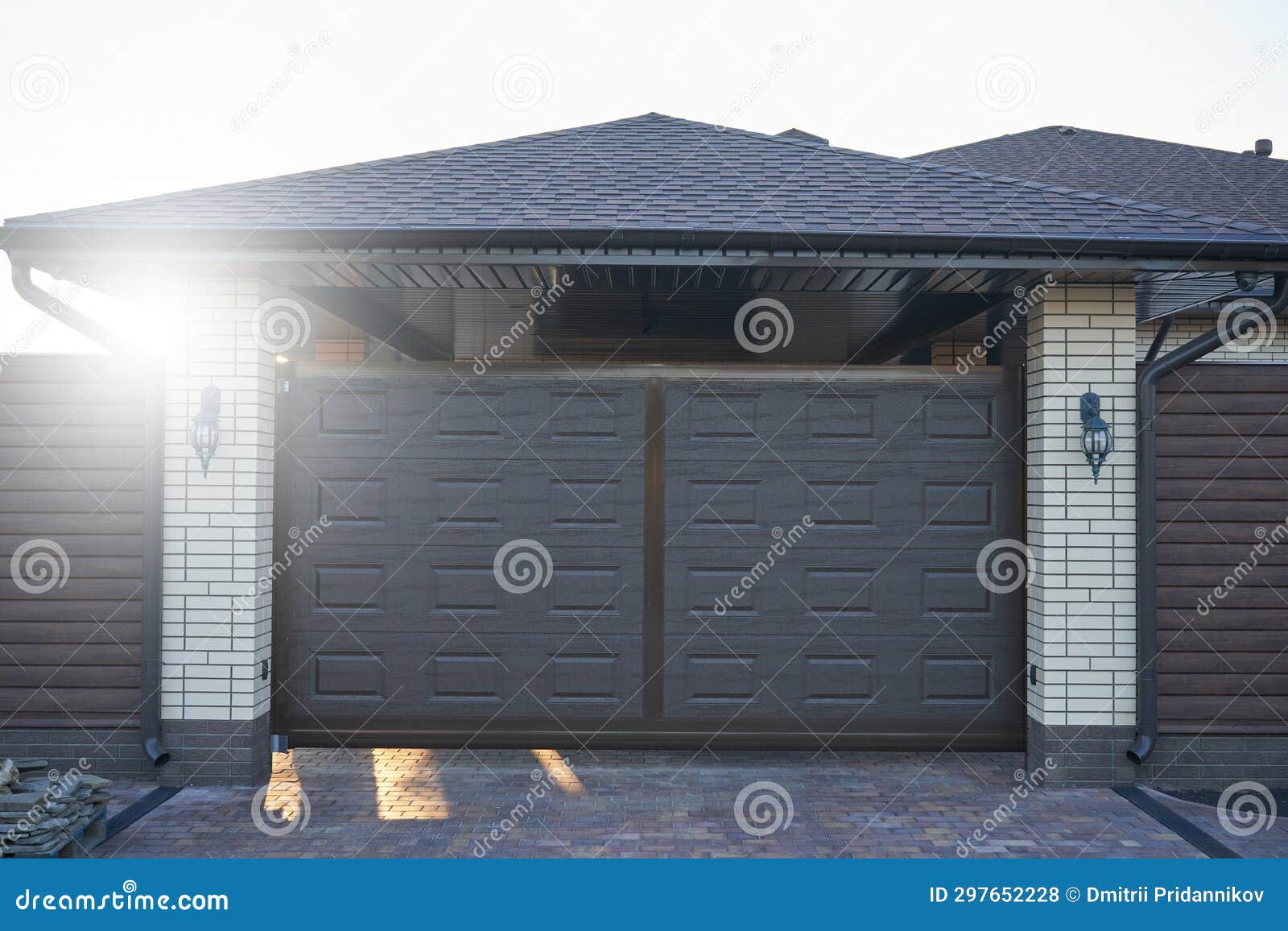 Modern Side Sliding Gates with Canopy Stock Photo - Image of entry ...