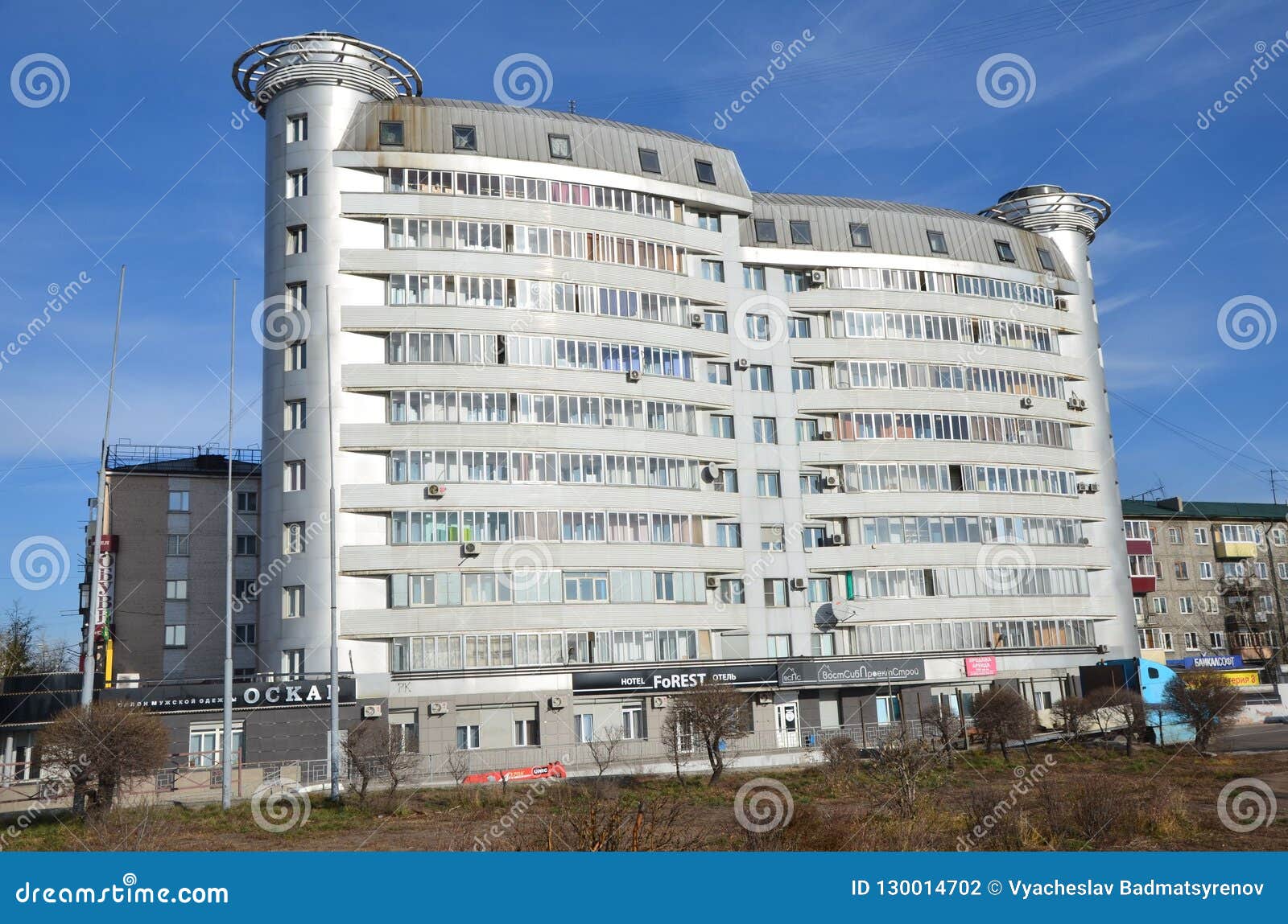A modern silver building editorial photography. Image of estate - 130014702