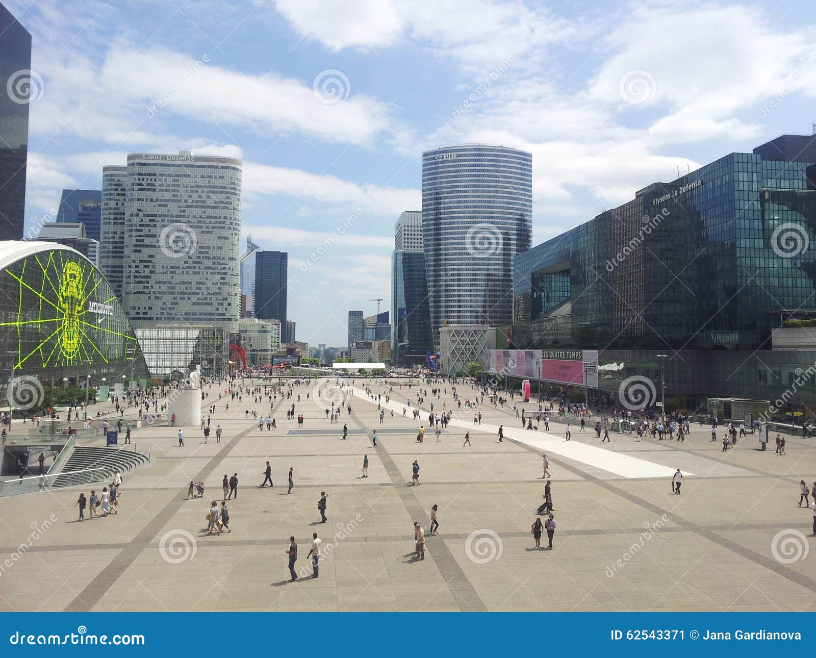 Modern Skycraper Office Buildings - La Defense in Paris Editorial Photo ...