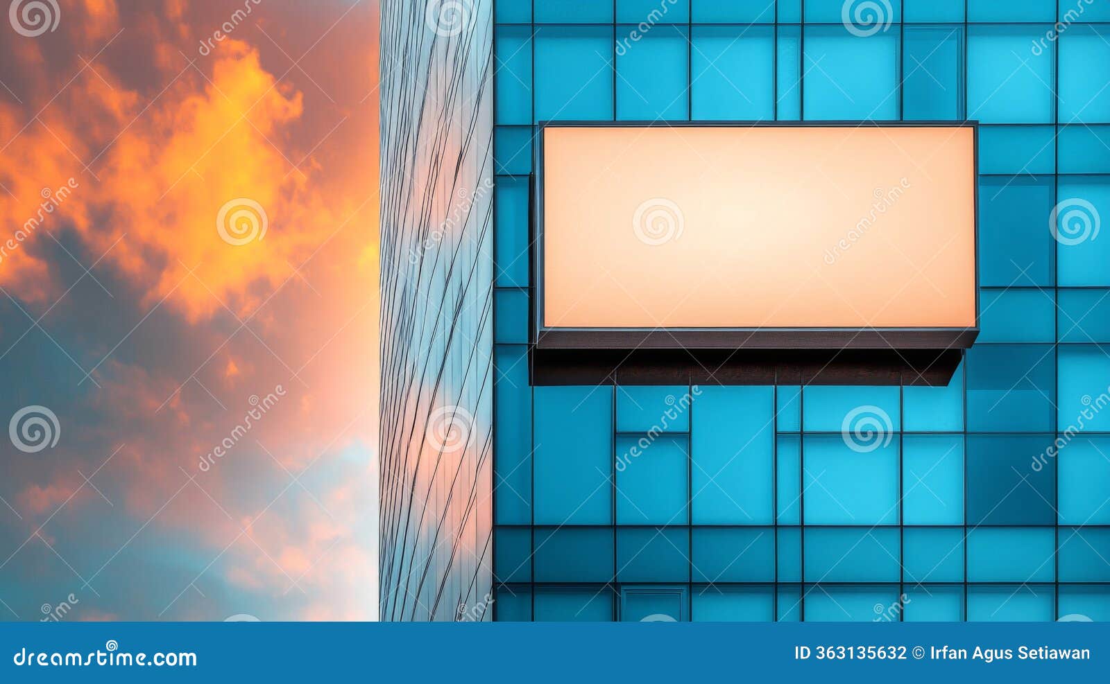Skyscraper Facade. Shiny Glass Tower With Reflection In Windows Vector ...