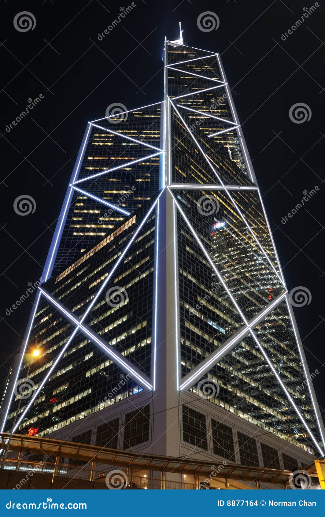 Modern Skyscraper Stock Photo | CartoonDealer.com #8002410