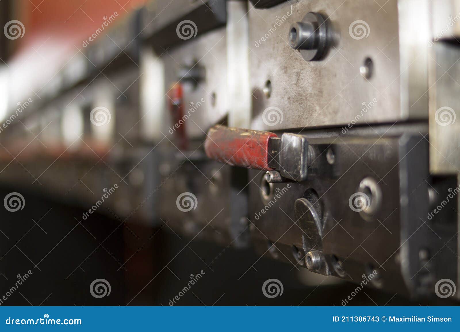 Modern Steel Sheet Metal Press Hydraulic Mechanical Construction Steel ...