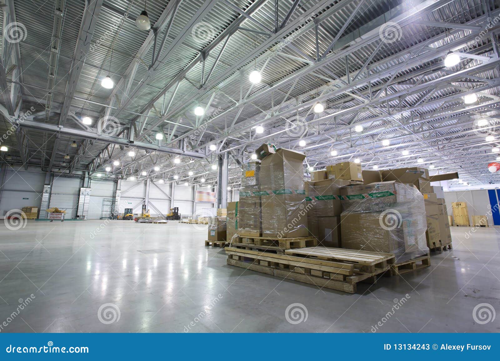 Modern storehouse stock image. Image of distribution - 13134243