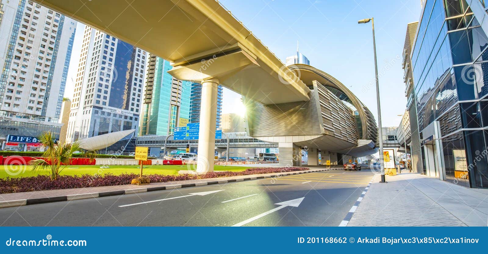 Sheikh Zayed Rd Central Street in Dubai, UAE Editorial Photography ...