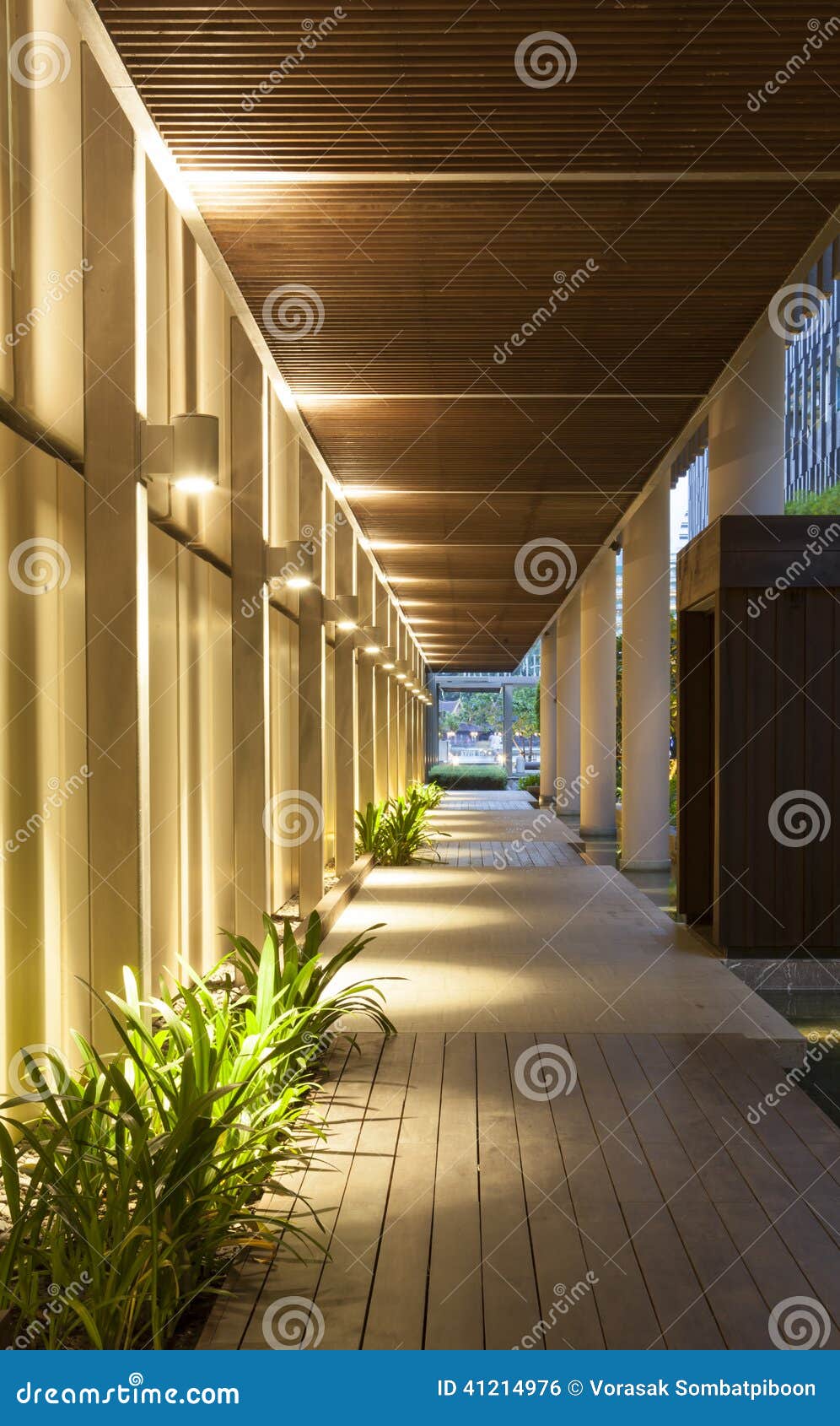 Modern Structure Stock Photography | CartoonDealer.com #32857088
