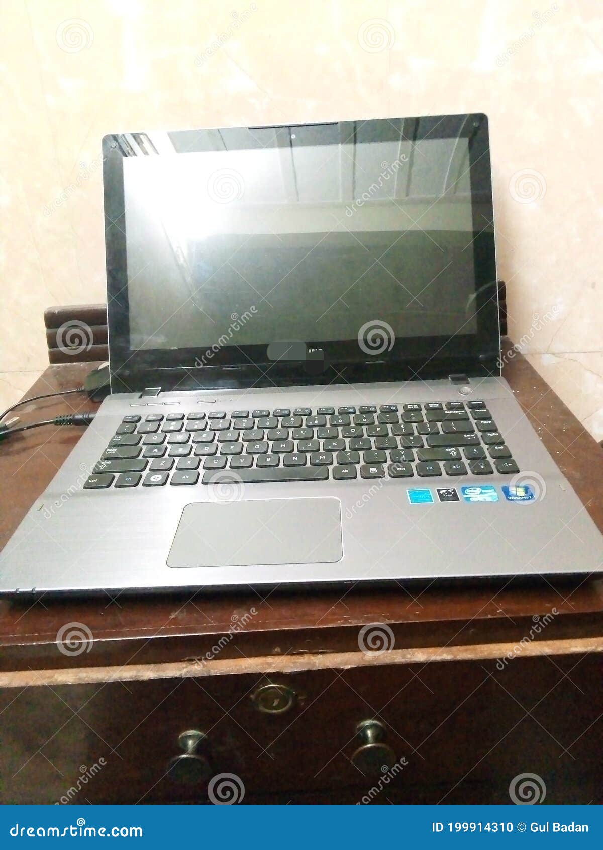 Modern Stylish Laptops Images Pics Core I5 Laptops Editorial Image ...