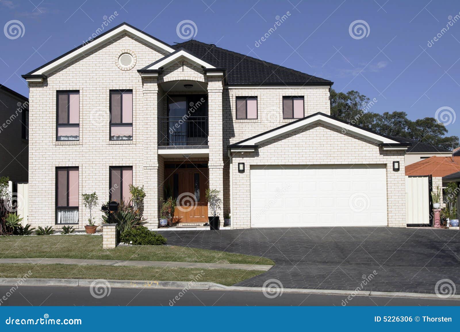 Modern Suburban House stock photo. Image of architecture - 5226306