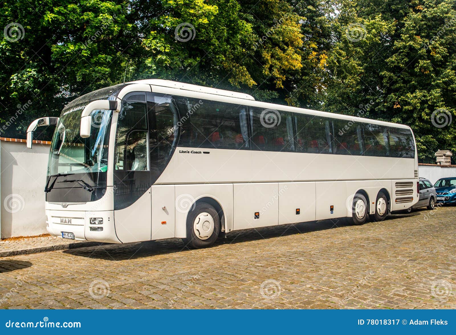 Modern tourist bus editorial photography. Image of design - 78018317