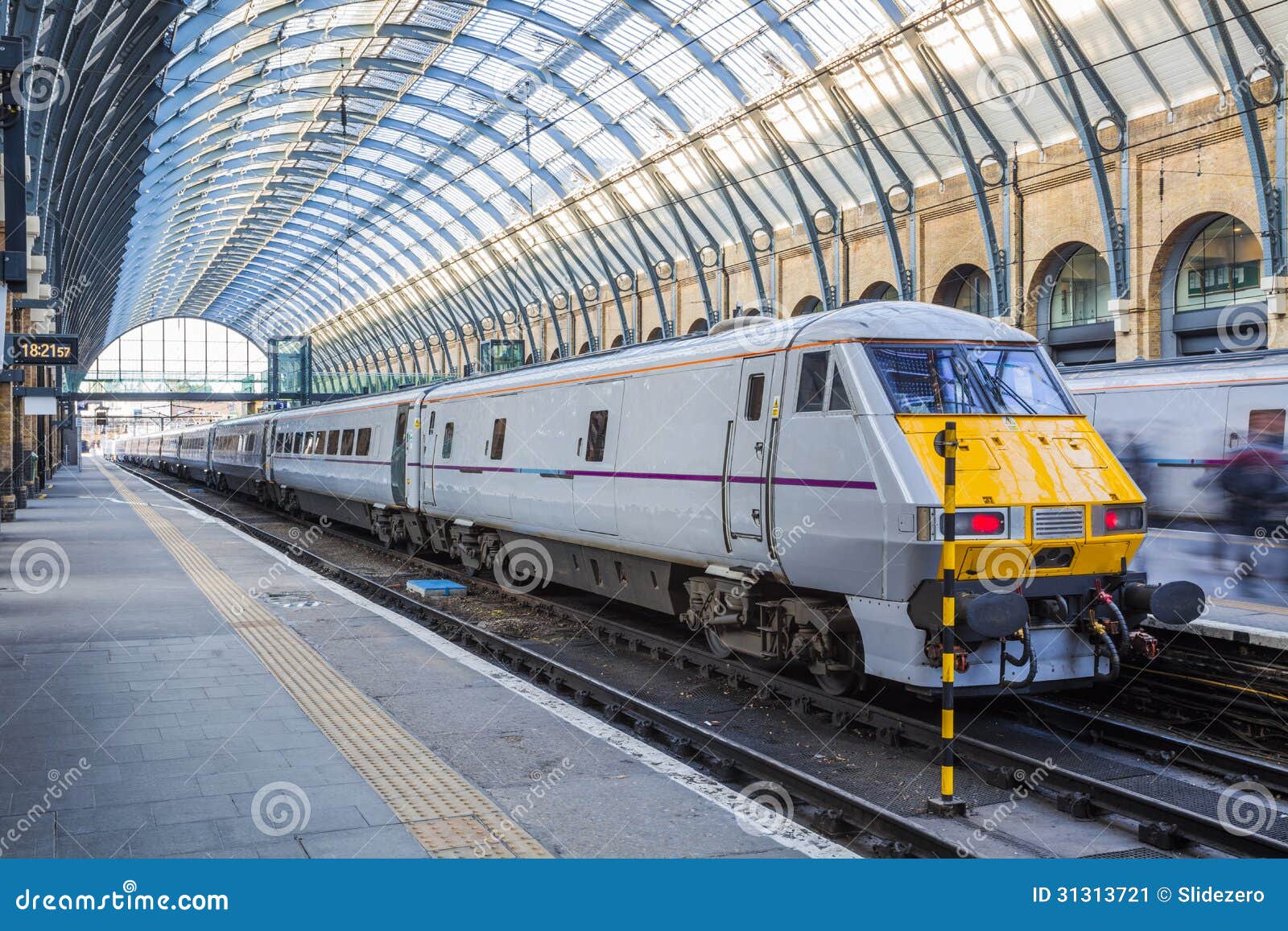 Modern Train at the Station Stock Image - Image of built, britain: 31313721