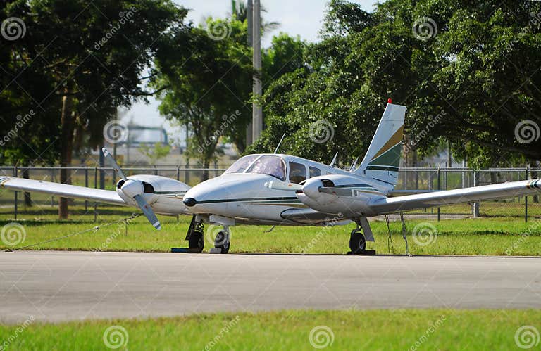 Modern Twin Engine Airplane Stock Image - Image of ground, flying: 2936725