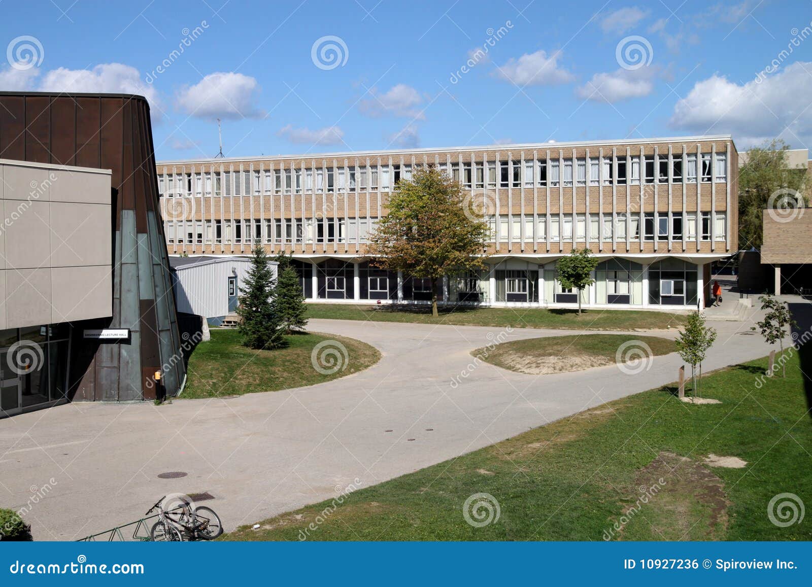 Modern University Science Building Stock Photo - Image of modern, rack ...