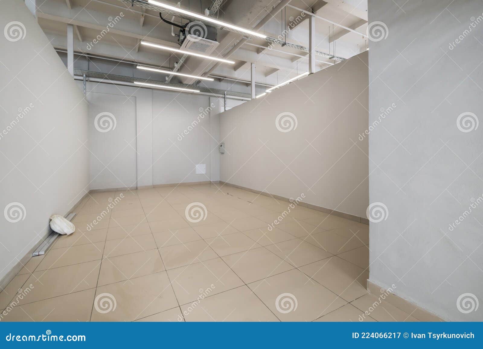 Modern White Empty Room Interior with Columns and Panoramic Windows ...