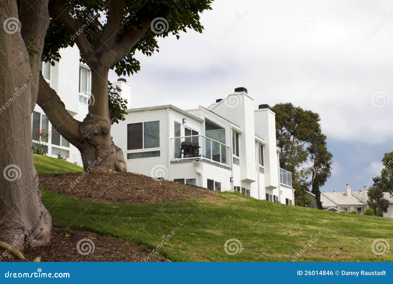 Modern White House on a Hill in California Stock Photo - Image of ...