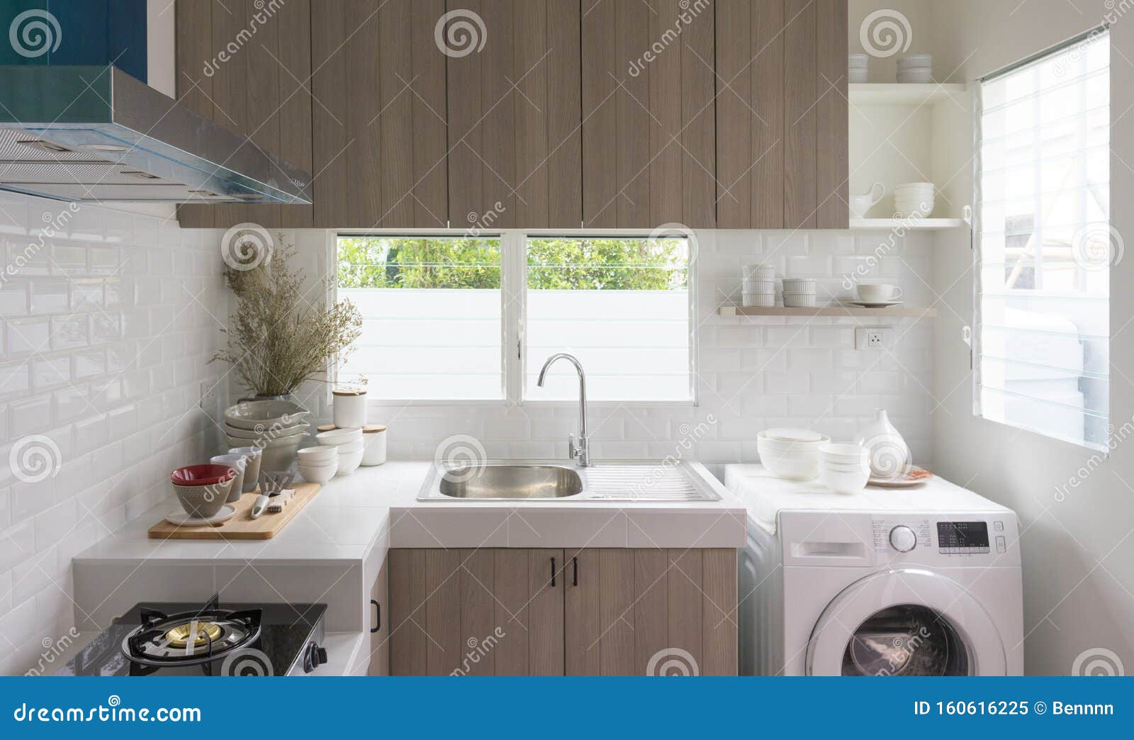 Modern White Kitchen with Counter and White Details, Minimalist ...