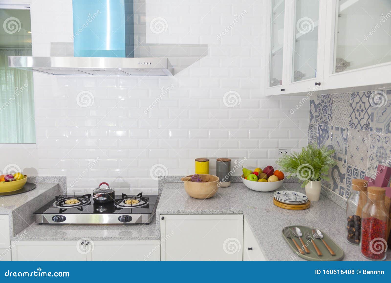Modern White Kitchen with Counter and White Details, Minimalist ...