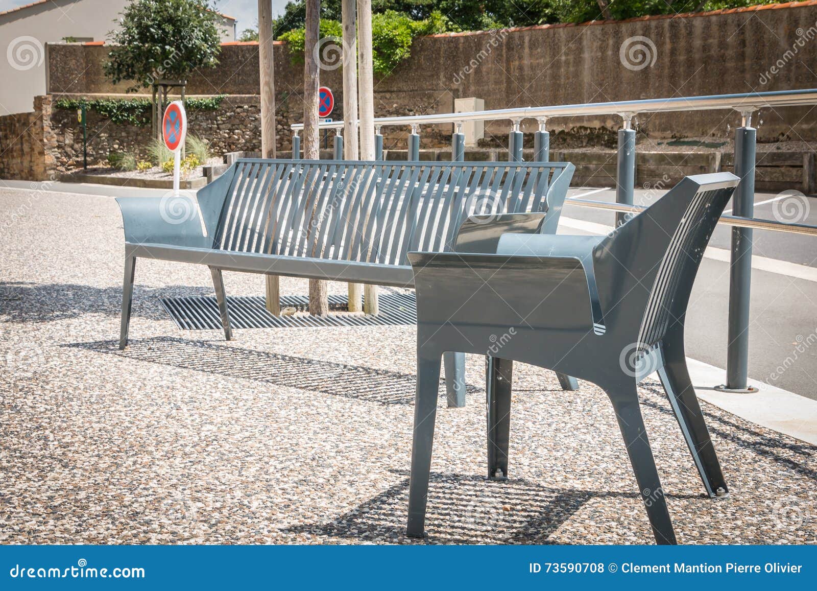 Moderne Allgemeine Metallbank Stockfoto - Bild von mode, rest: 73590708