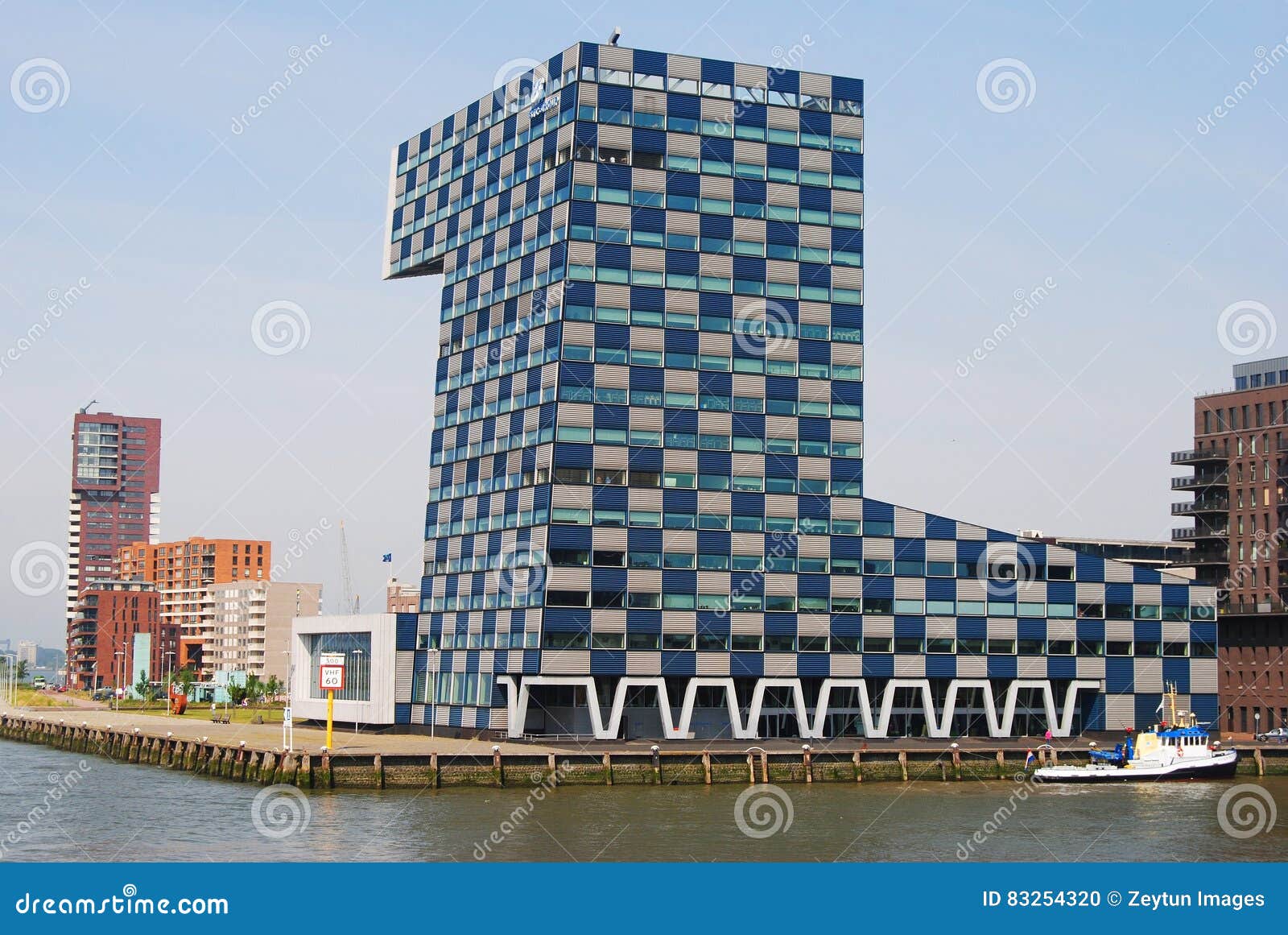 Moderne Architectuur in Rotterdam Redactionele Afbeelding - Image of ...