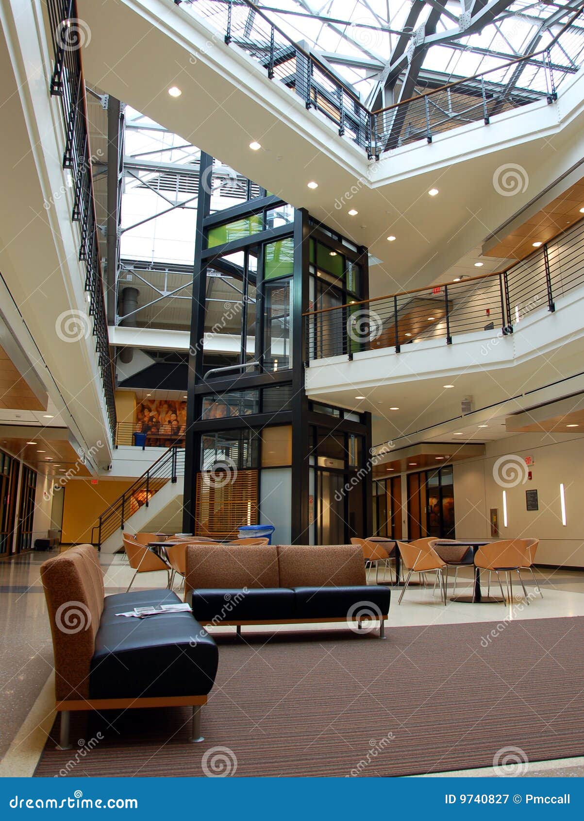 Moderne Architektur - Atrium Stockbild - Bild von höhenruder, mode: 9740827