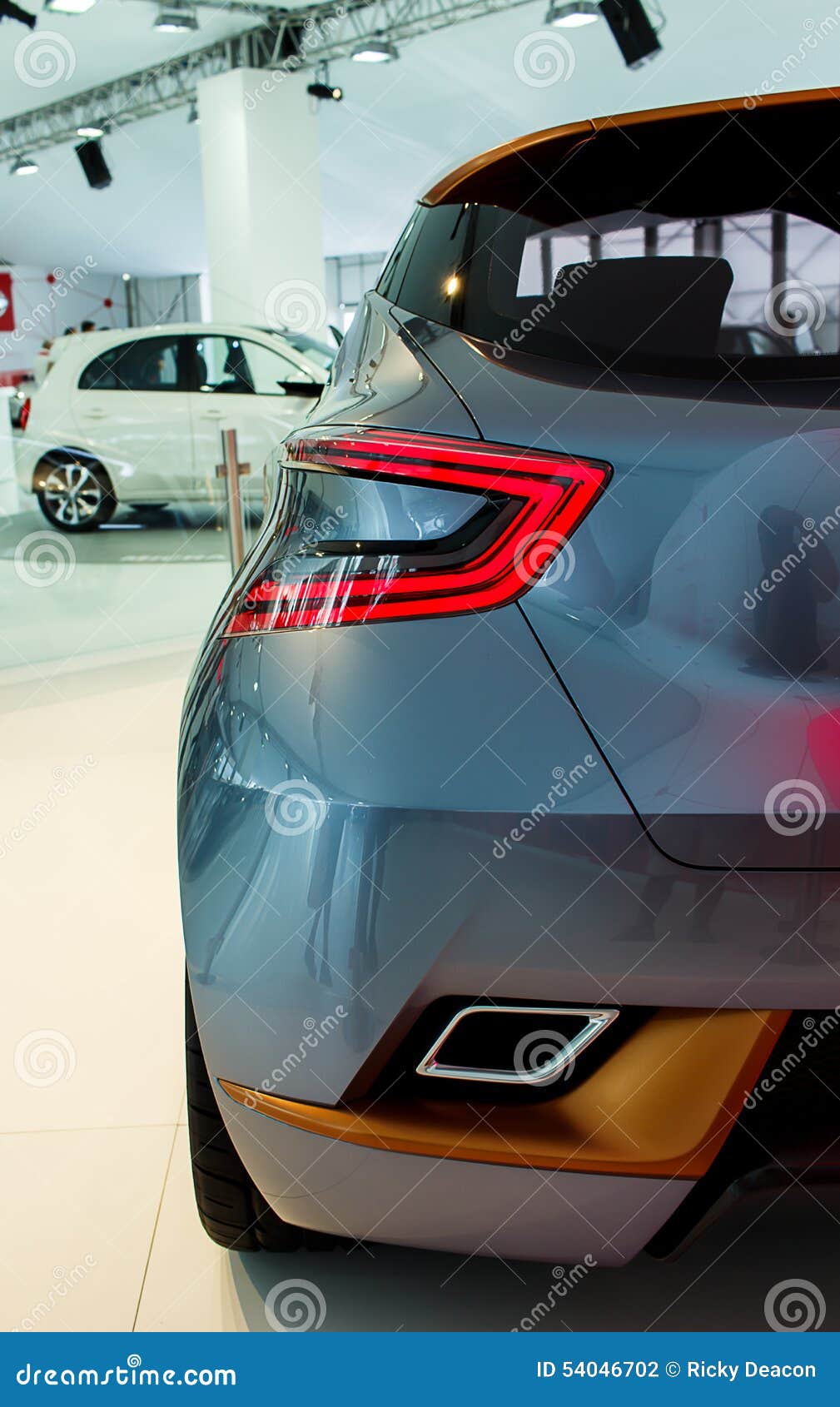 Moderne Auto Achterlichten stock foto. Image of toon - 54046702