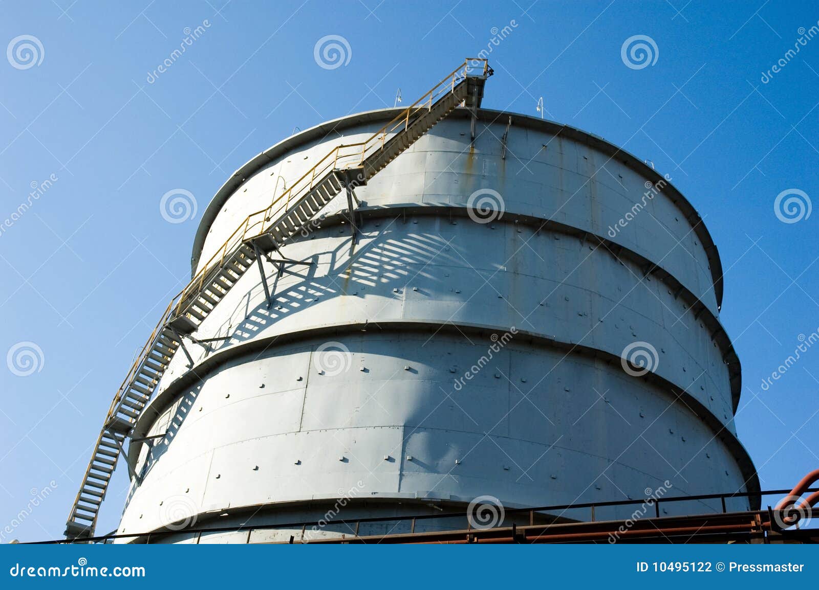 Moderne fabriek stock foto. Image of pijpleiding, metaal - 10495122