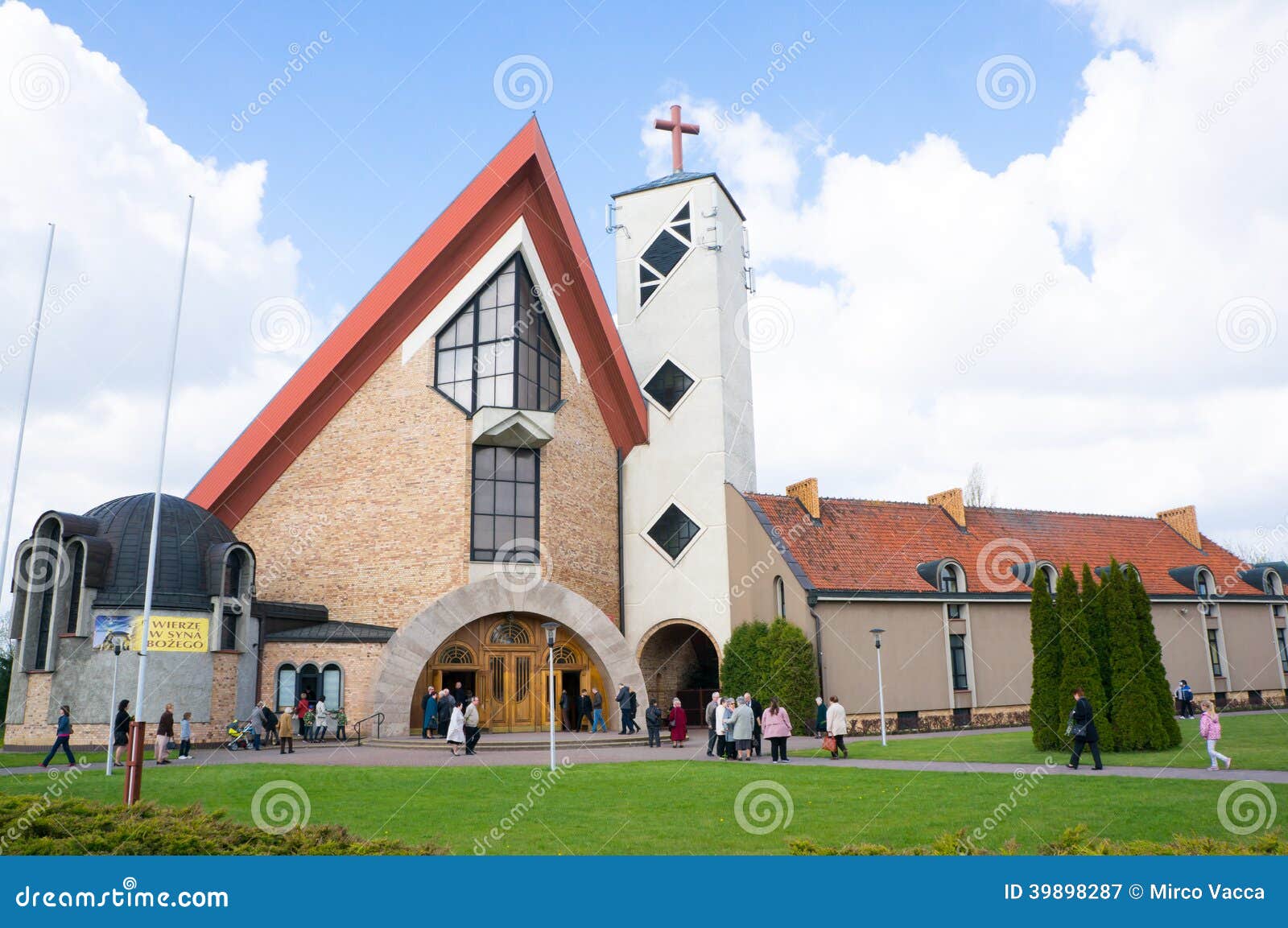 Moderne Kirche redaktionelles stockfotografie. Bild von kirche - 39898287