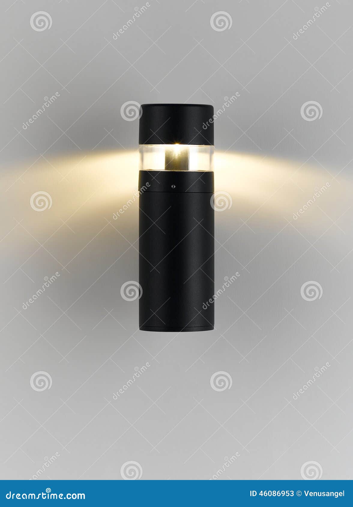 Moderne Muurlamp Met Verlichting Stock Afbeelding - Image of tuin ...