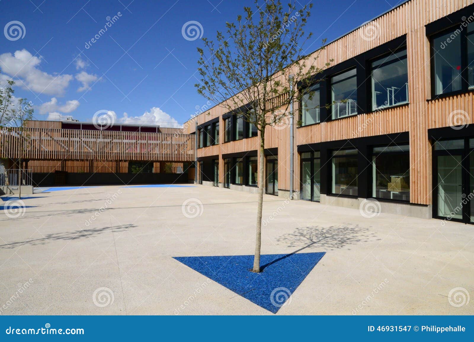 Moderne Schule Im Ile De France Redaktionelles Stockfotografie - Bild ...