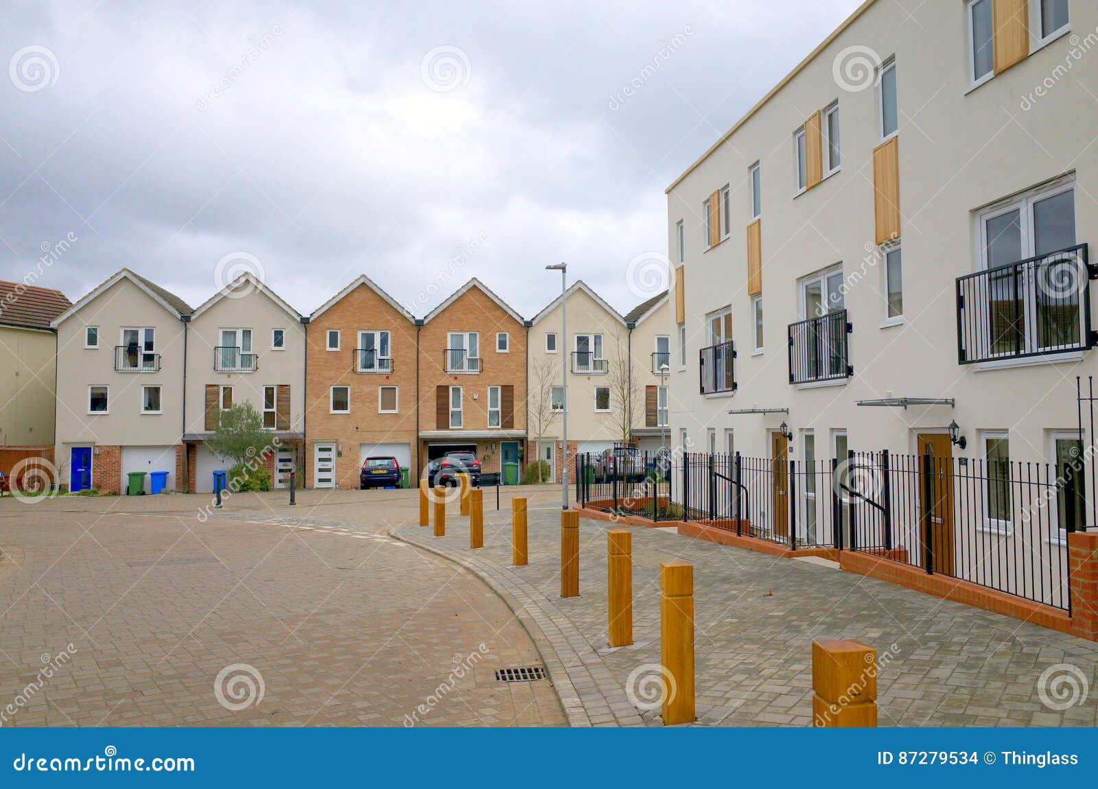 Moderne Woonwijk in Engeland Redactionele Stock Afbeelding - Image of ...
