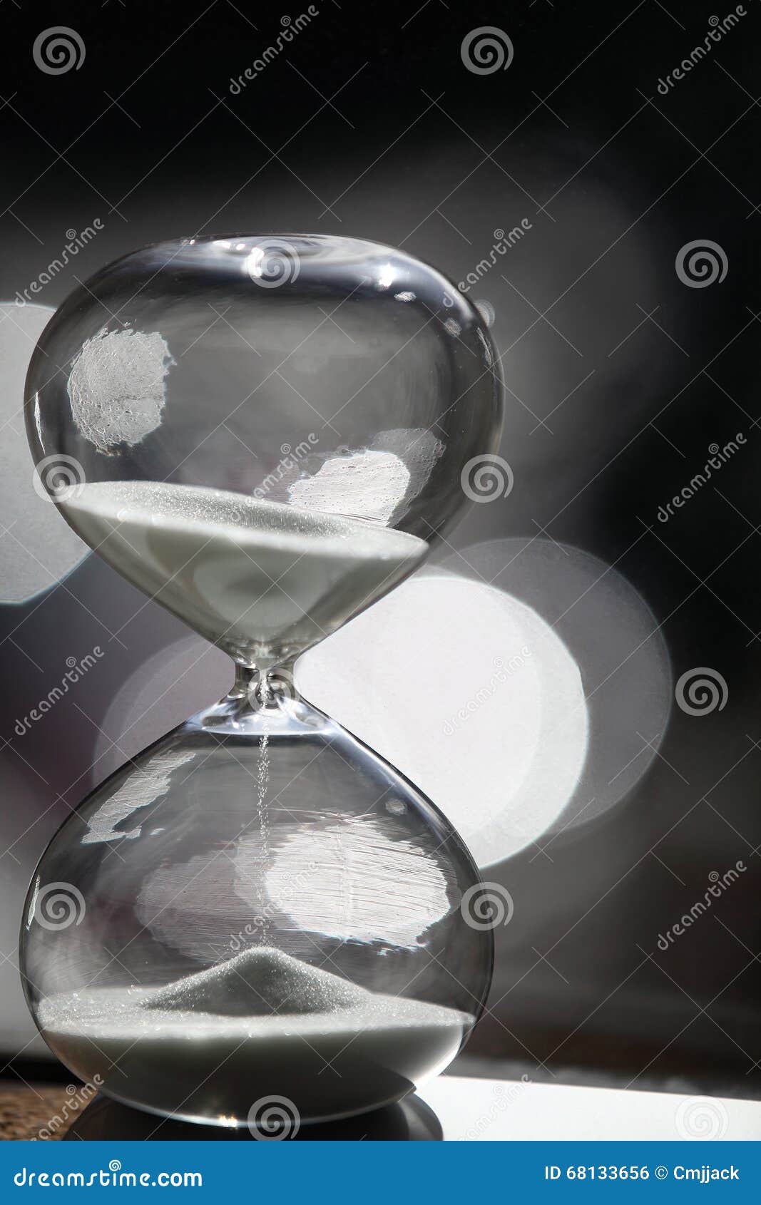 Moderne Zandloper Symbool Van Tijd Aftelprocedure Stock Foto - Image of ...