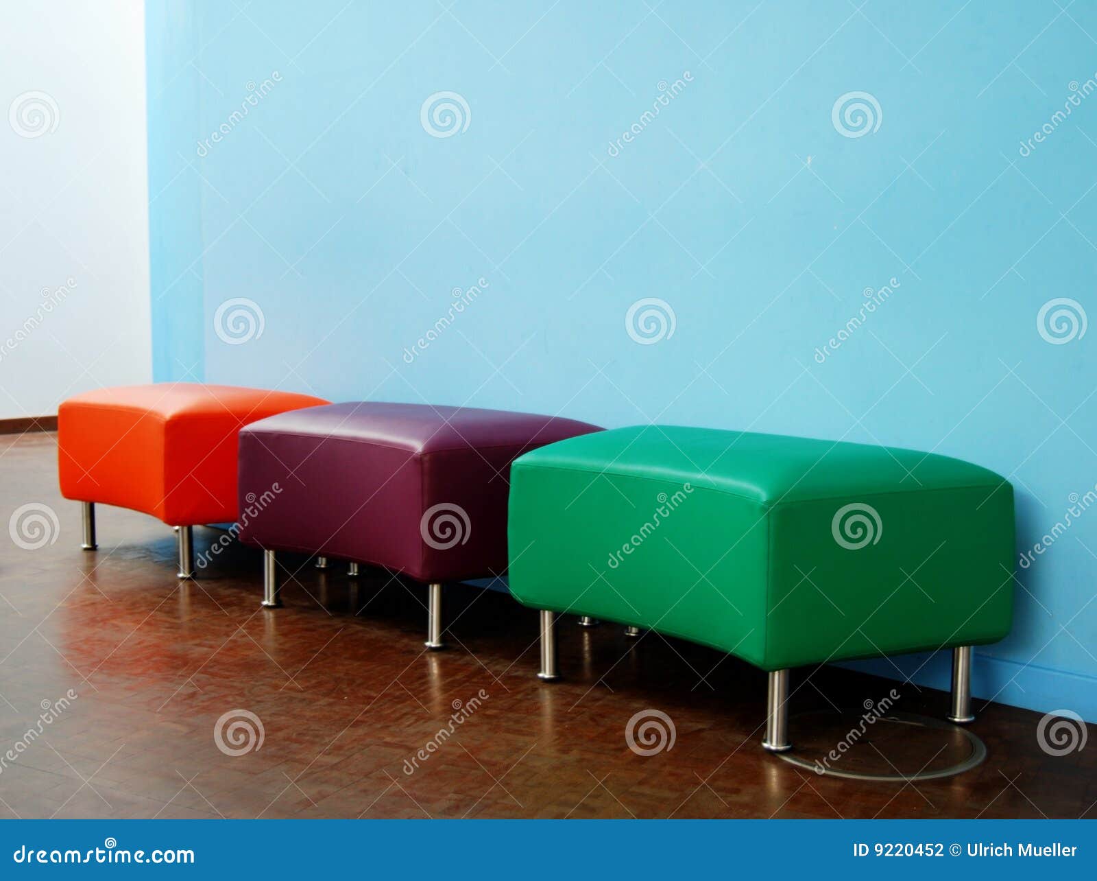 Moderne zetels stock foto. Image of binnenlands, muur - 9220452