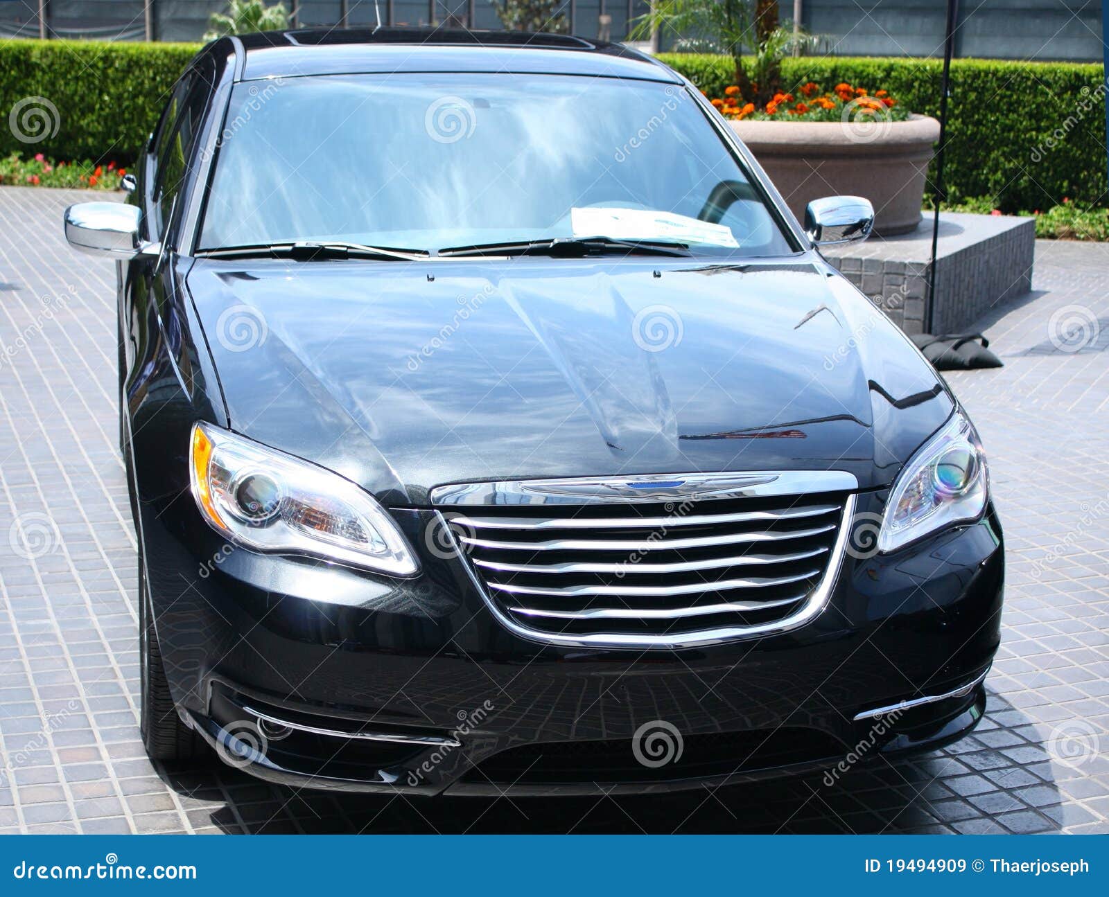 Moderne Zwarte Auto stock afbeelding. Image of automobiel - 19494909