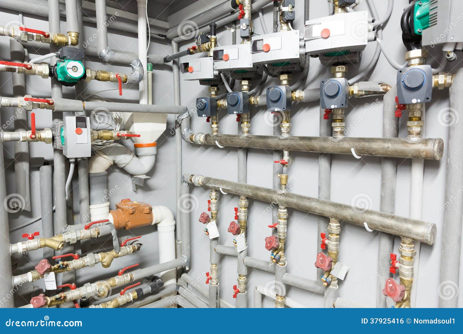 Modernes Heizungssystem stockfoto. Bild von gatter, pumpe - 37925416