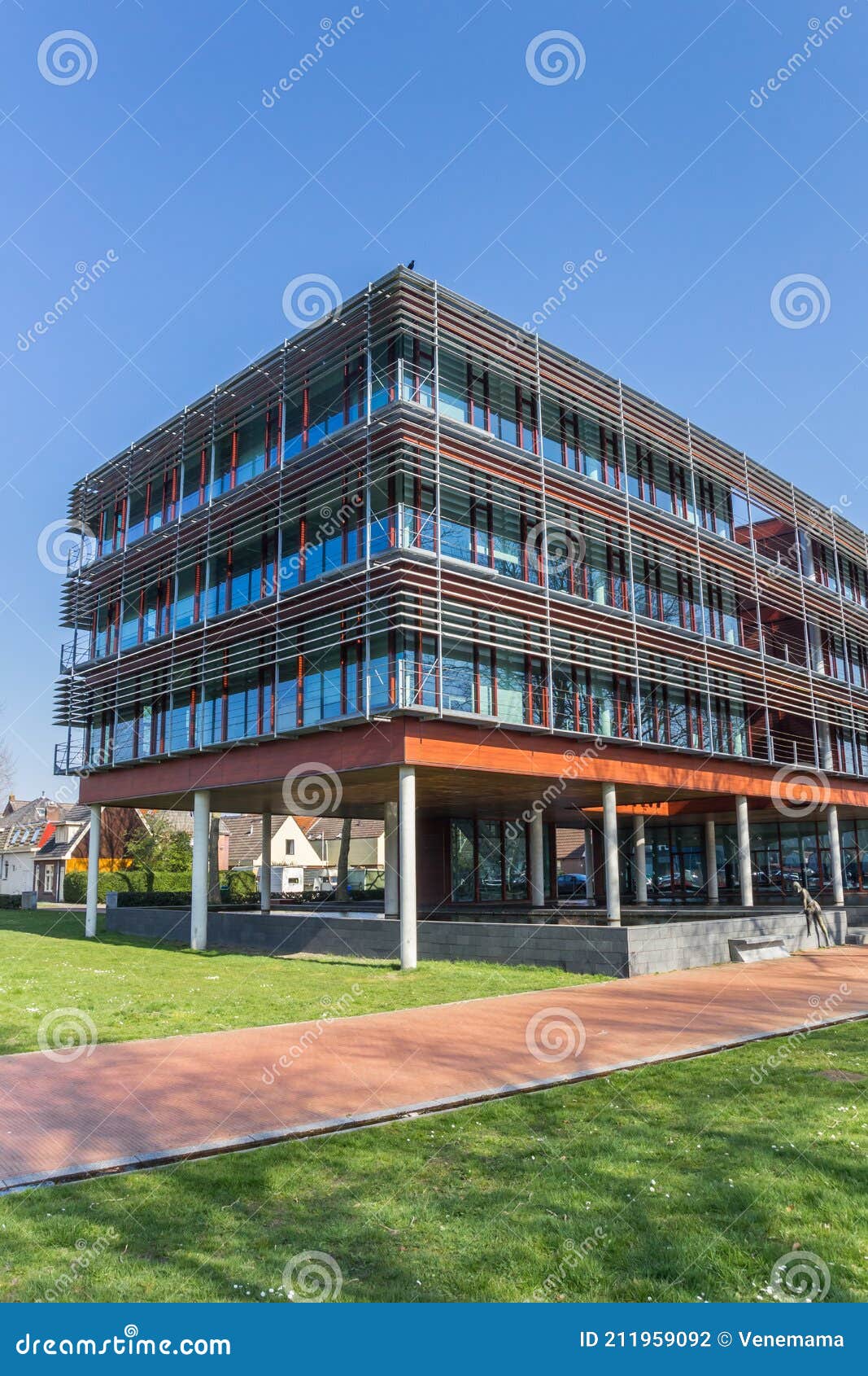 Moderno Ayuntamiento En El Centro De Meppel Fotografía editorial ...