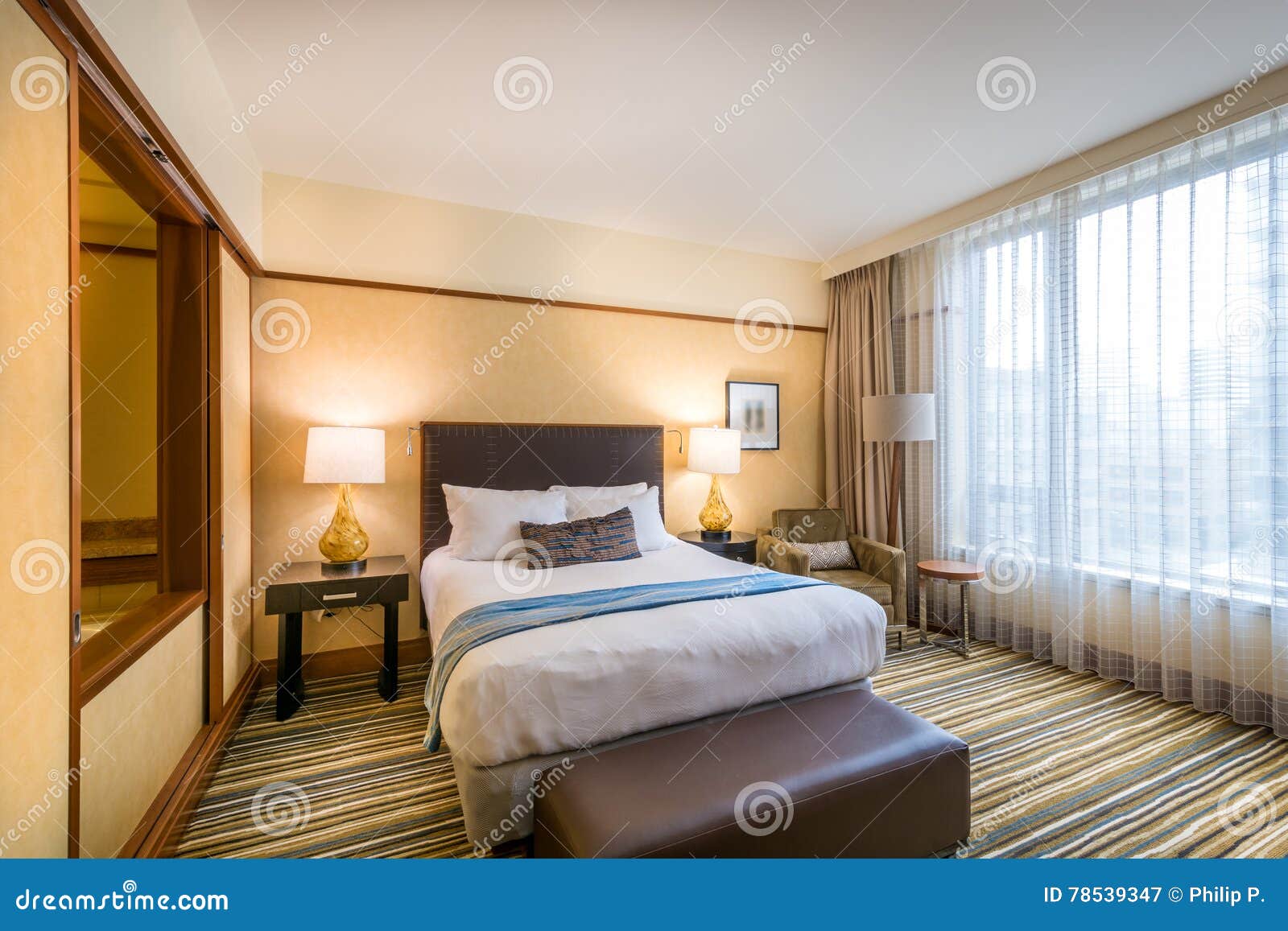 Modernt Ledar- Sovrum I Ett Hotell Fotografering för Bildbyråer - Bild ...