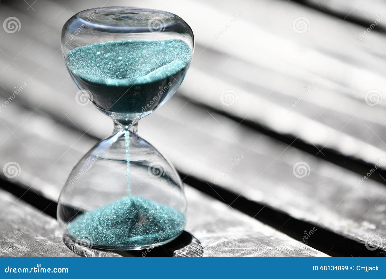 Modernt Timglas Symbol Av Tid Nedräkning Fotografering för Bildbyråer ...