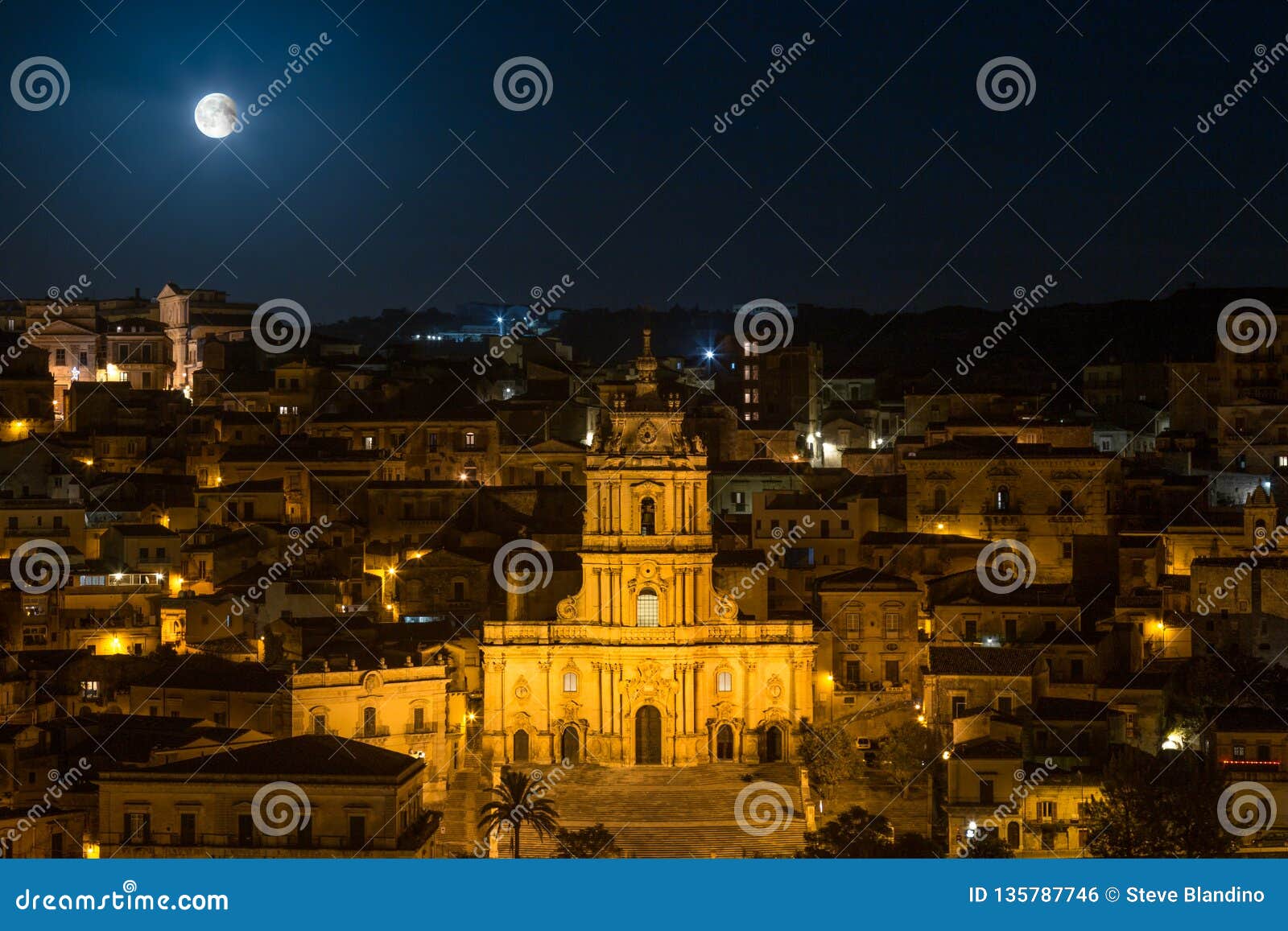 Modica lighted up at night stock photo. Image of building - 135787746