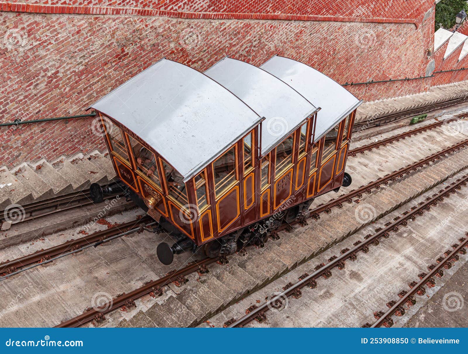 Cabins Of The Cable Car, Aerial Lift, Ropeway, Connecting The Left And ...