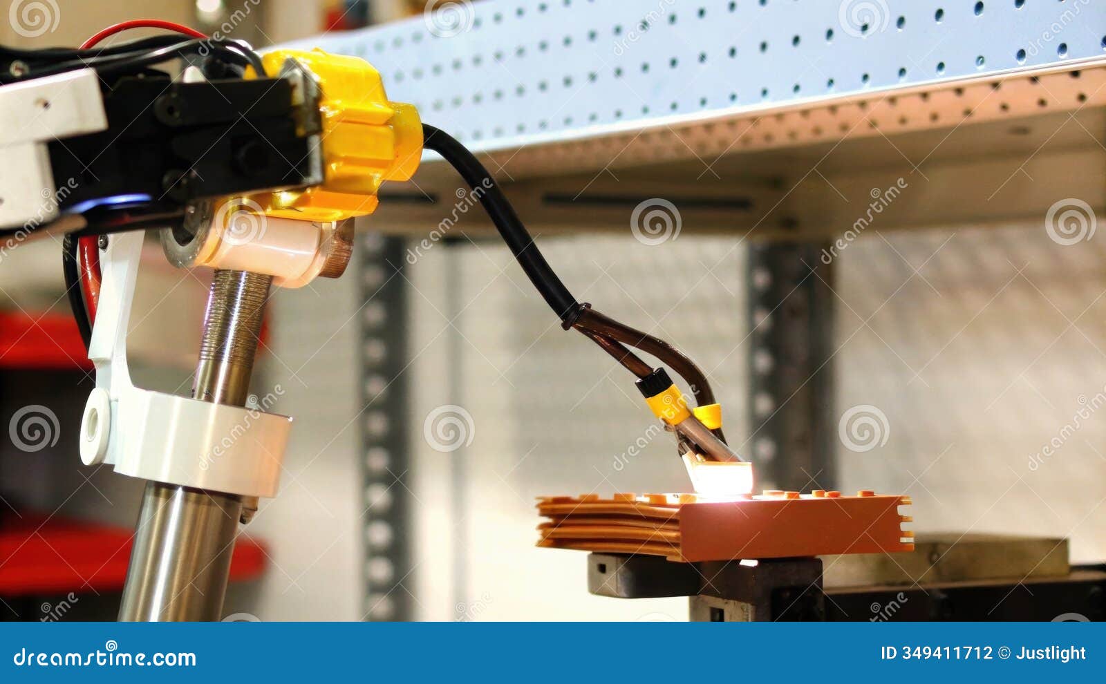 A Modular Robot Equipped with Various Endeffectors Dynamically ...