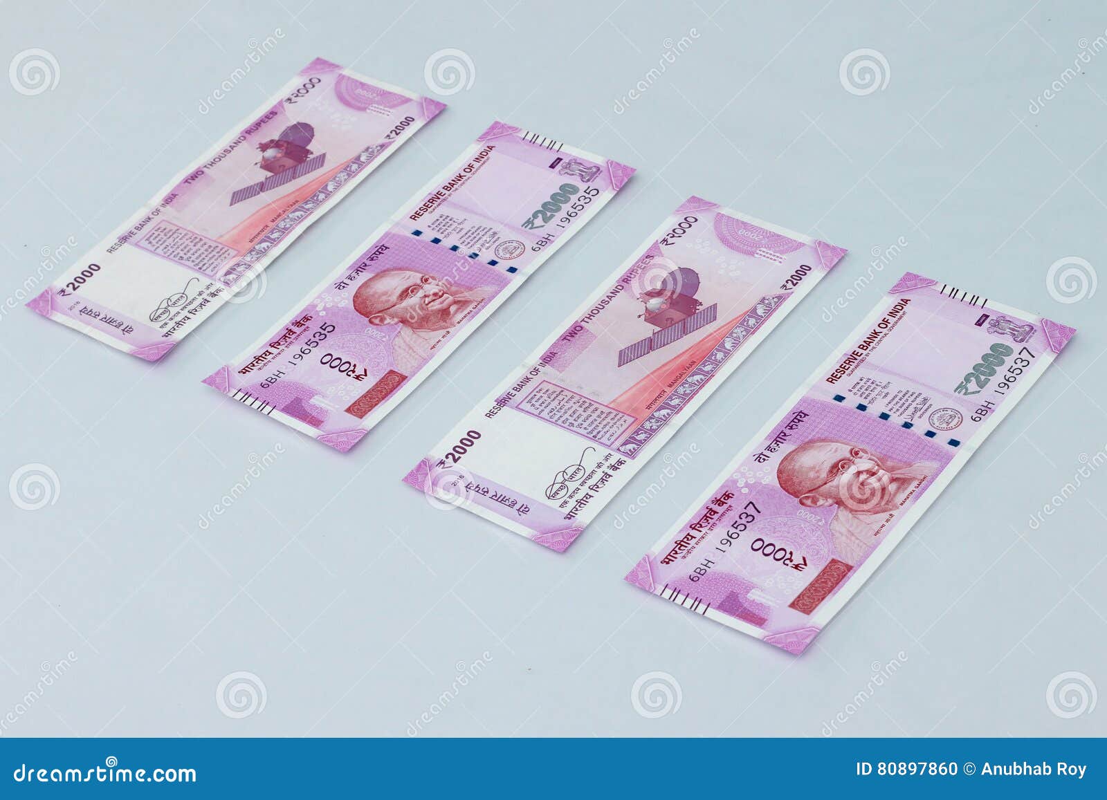 Moeda Indiana Nova De 2000 Notas Da Rupia Foto de Stock - Imagem de ...