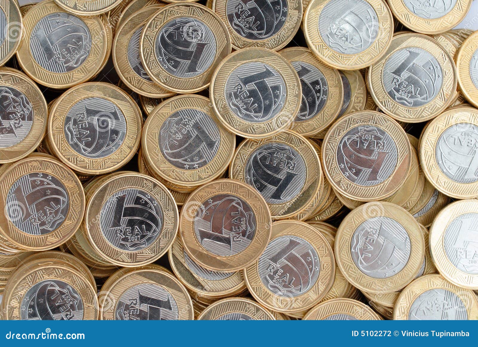 Moedas reais foto de stock. Imagem de riqueza, crescimento - 5102272