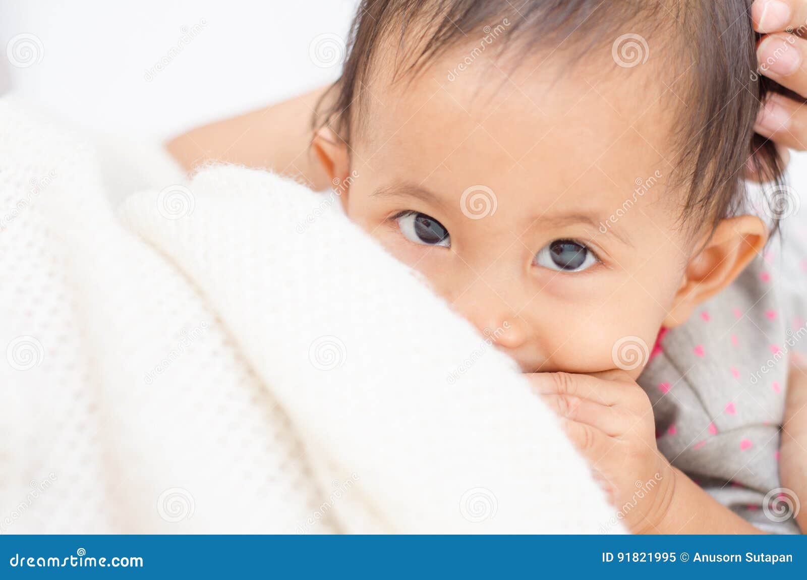 Moeder Die Haar Baby De Borst Geeft De Melk Van Moeder` S Borst is N ... Moeder Die Haar Baby De Borst Geeft De Melk Van Moeder` S Borst is N ...