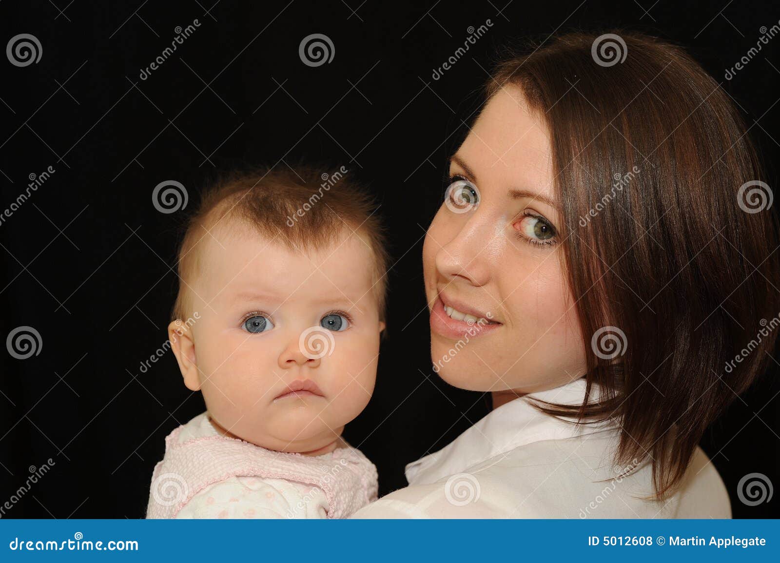 Moeder en baby stock foto. Image of jong, vrij, aantrekkelijk - 5012608